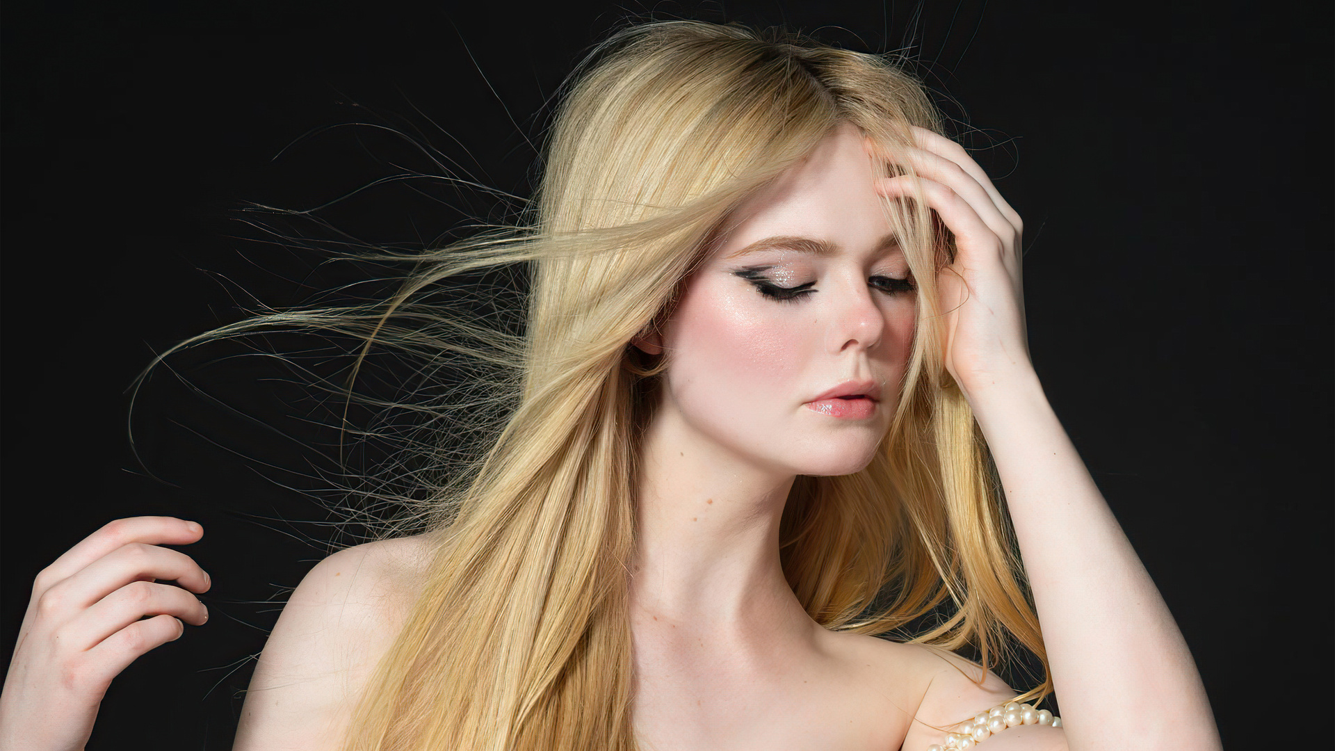 1920x1080 2021 Elle Fanning Independent Spirit Awards Photoshoot Laptop