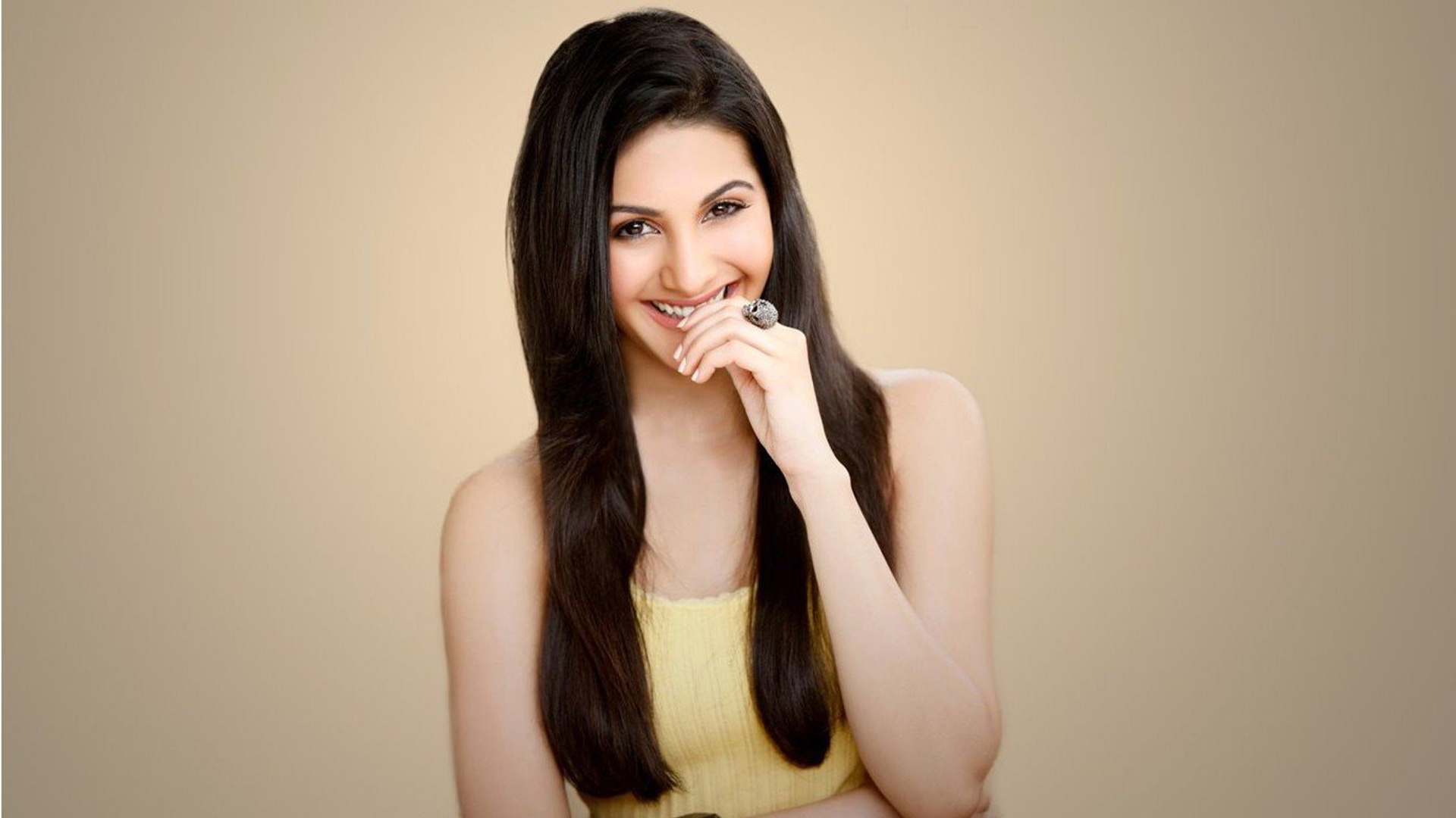 1920x1080 Amyra Dastur Cute Laptop Full Hd 1080p Hd 4k Wallpapers Images Backgrounds Photos