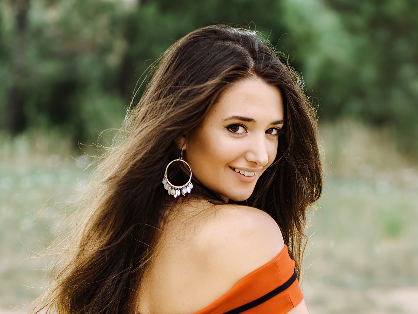 1400x1050 Andrea In Orange Dress Looking Back 4k Wallpaper,1400x1050 ...