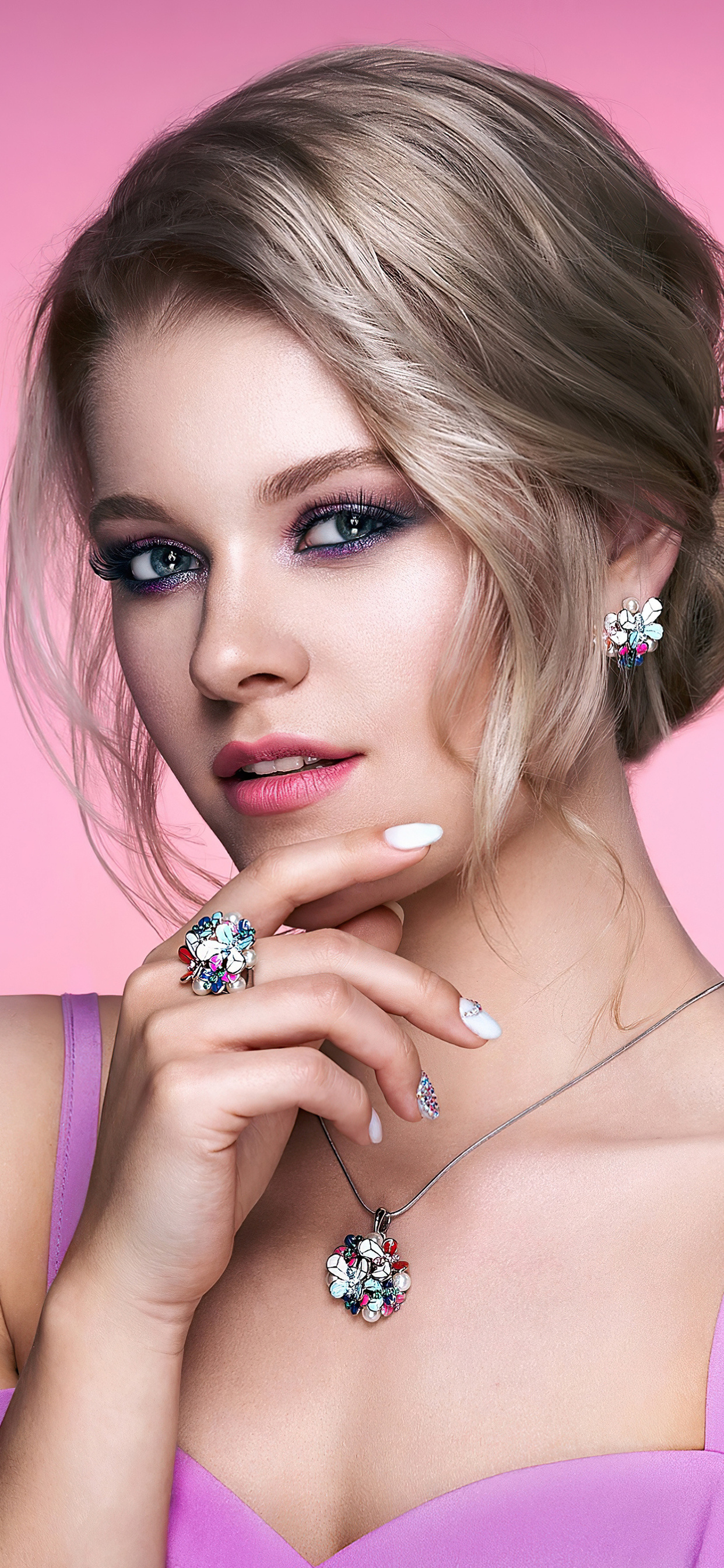 1242x2688 Blonde Girl Makeup 4k Iphone Xs Max Hd 4k Wallpapers Images