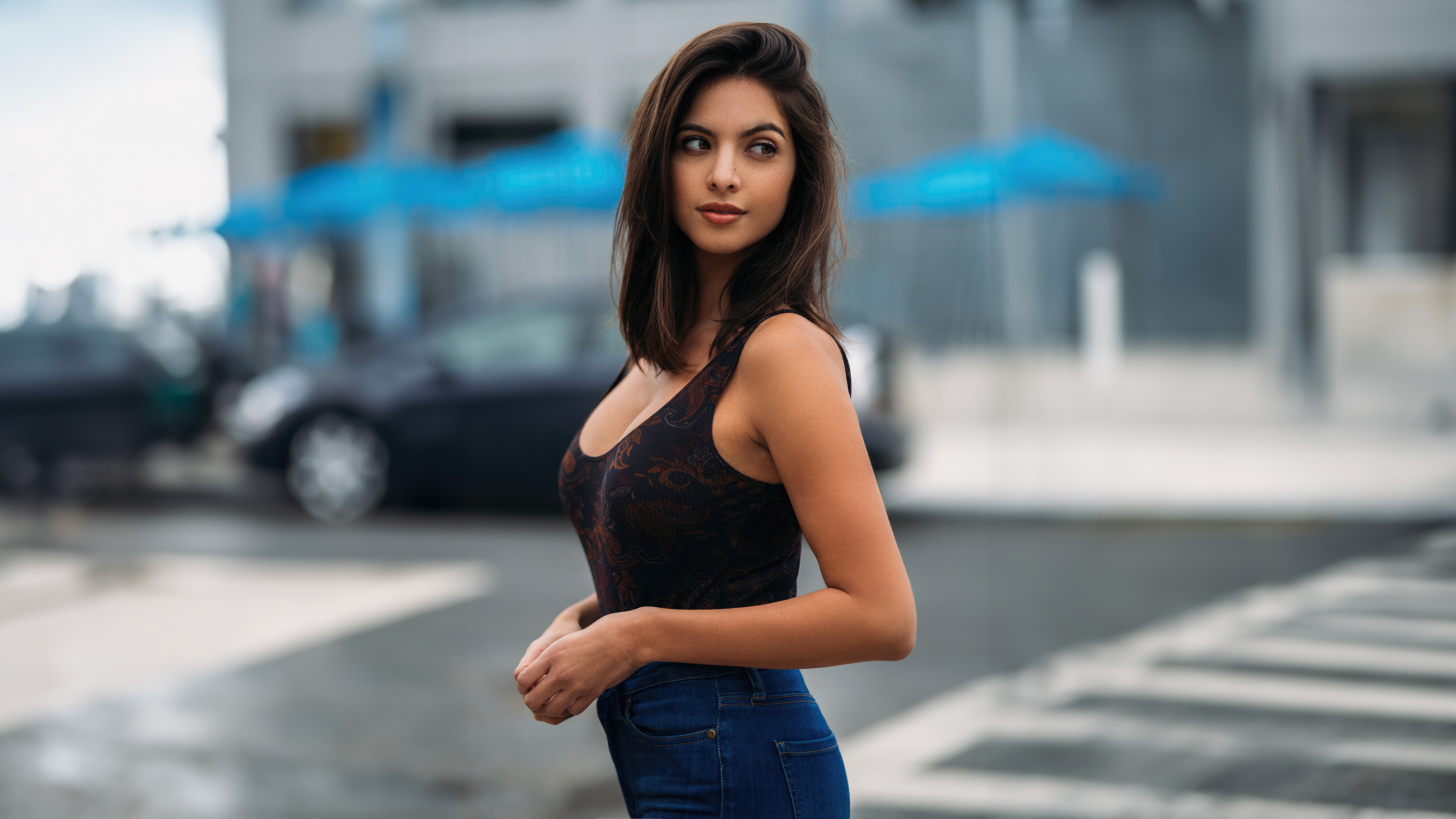 5120x2880 Brunette Cute Girl In City 5k Hd 4k Wallpapers Images