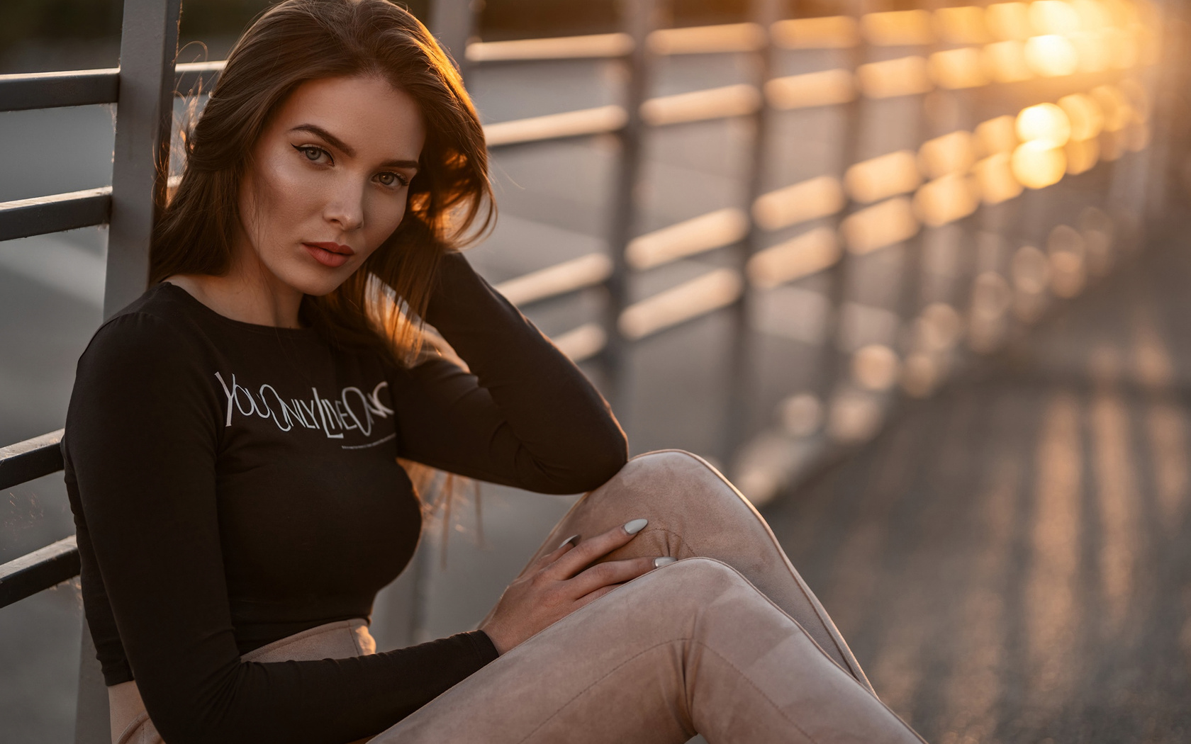 1680x1050 Brunette Girl Depth Of Field Sitting Wallpaper 1680x1050