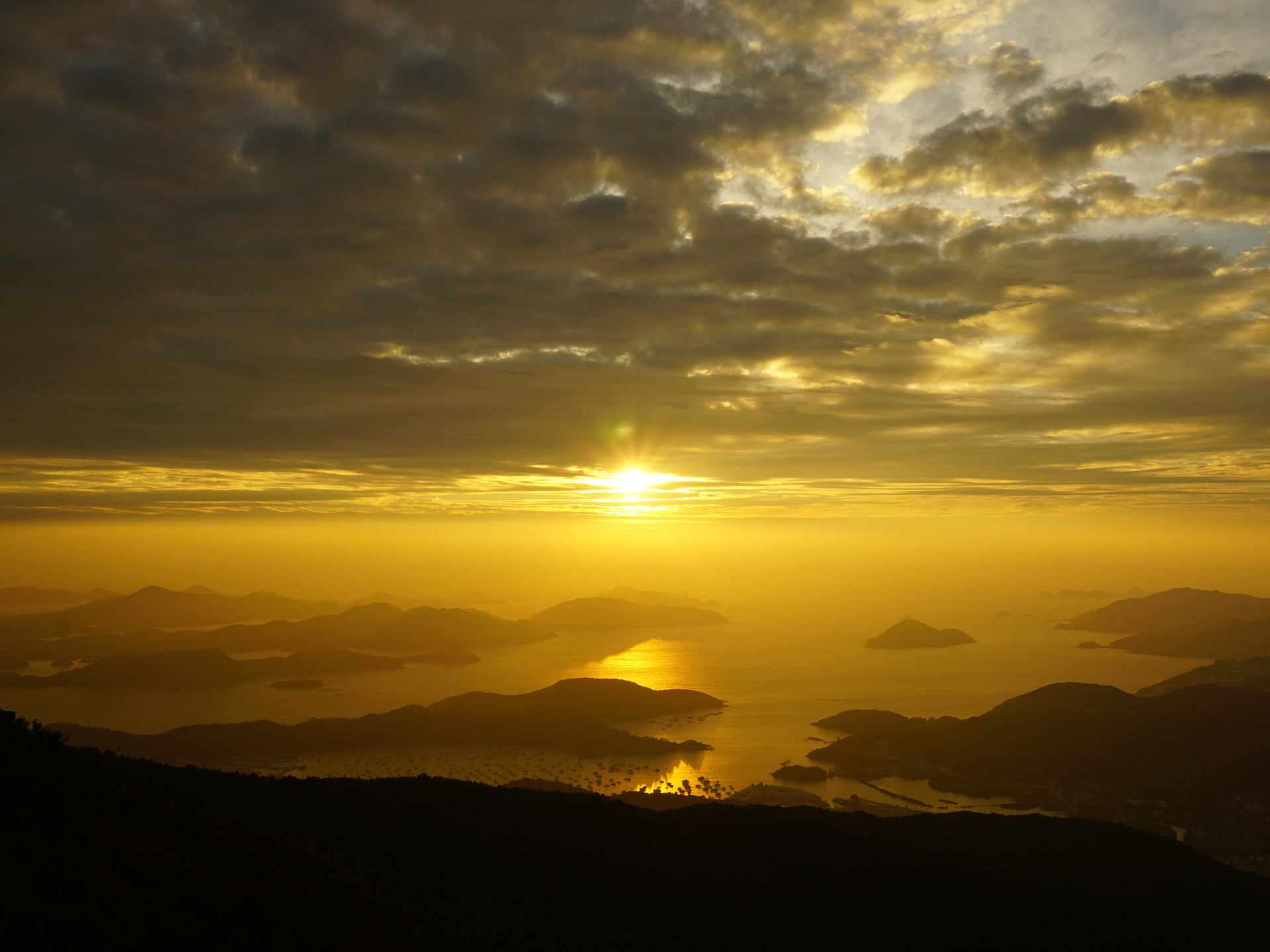 1920x1440 Buffalo Hill In Hong Kong 5k 1920x1440 Resolution HD 4k ...