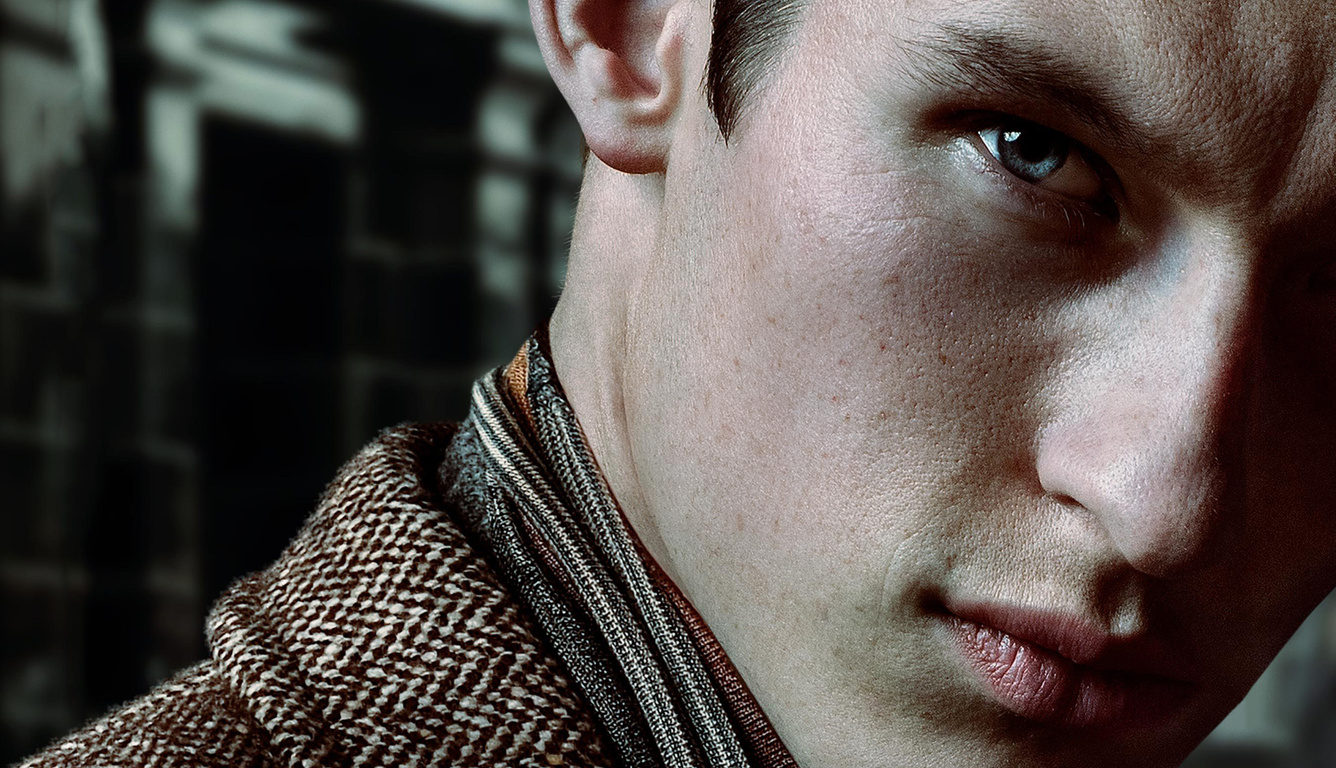 1336x768 Callum Turner As Theseus Scamander In Fantastic Beasts The ...