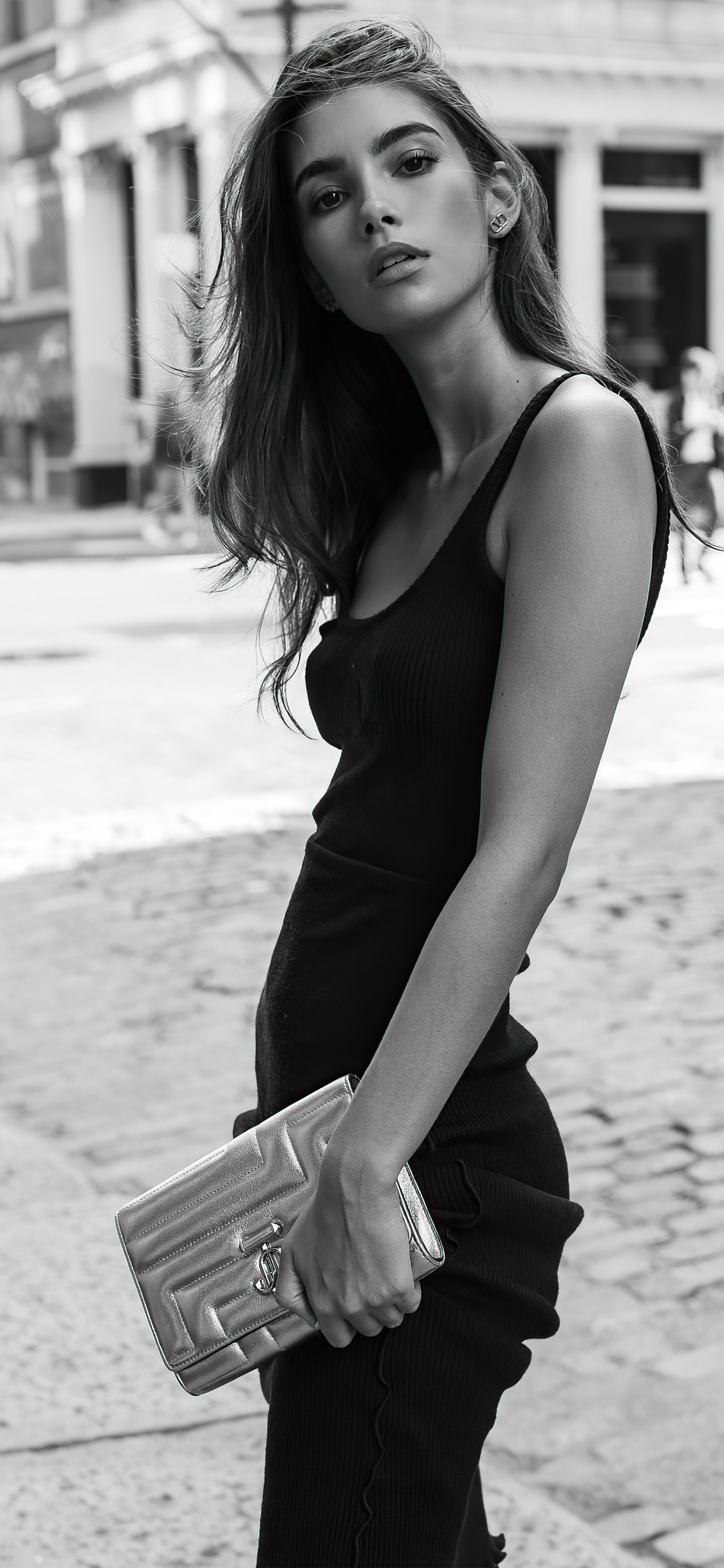 1125x2436 Cindy Mello Jimmy Choo Avenue Bag 4k Iphone XS,Iphone 10 ...