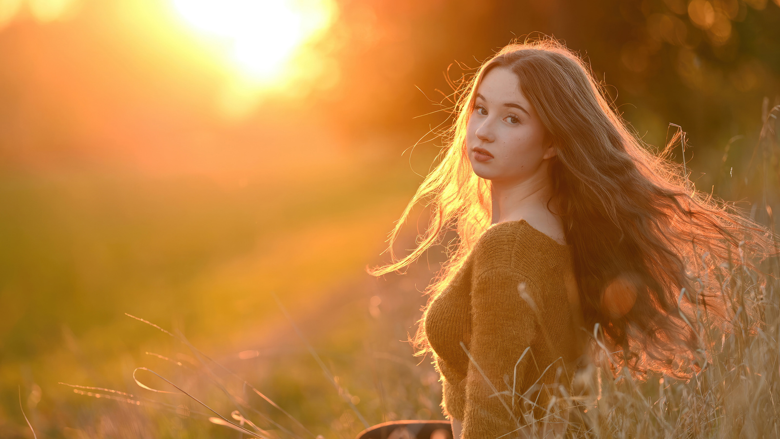 1600x900 Cute Girl Autumn Lights 4k Wallpaper,1600x900 Resolution HD 4k ...