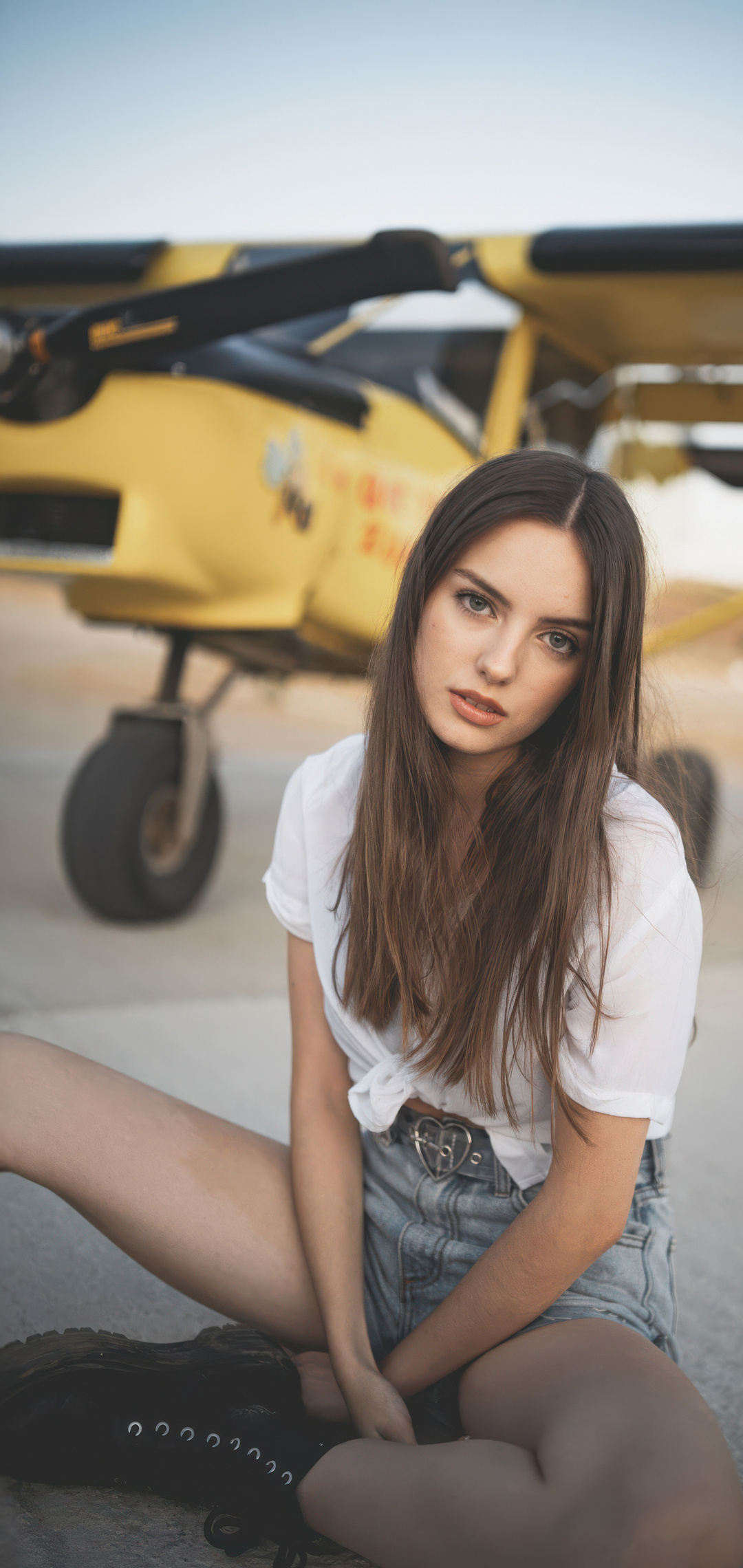 1080x2280 Cute Girl Posing Beside A Plane One Plus 6,Huawei p20,Honor ...