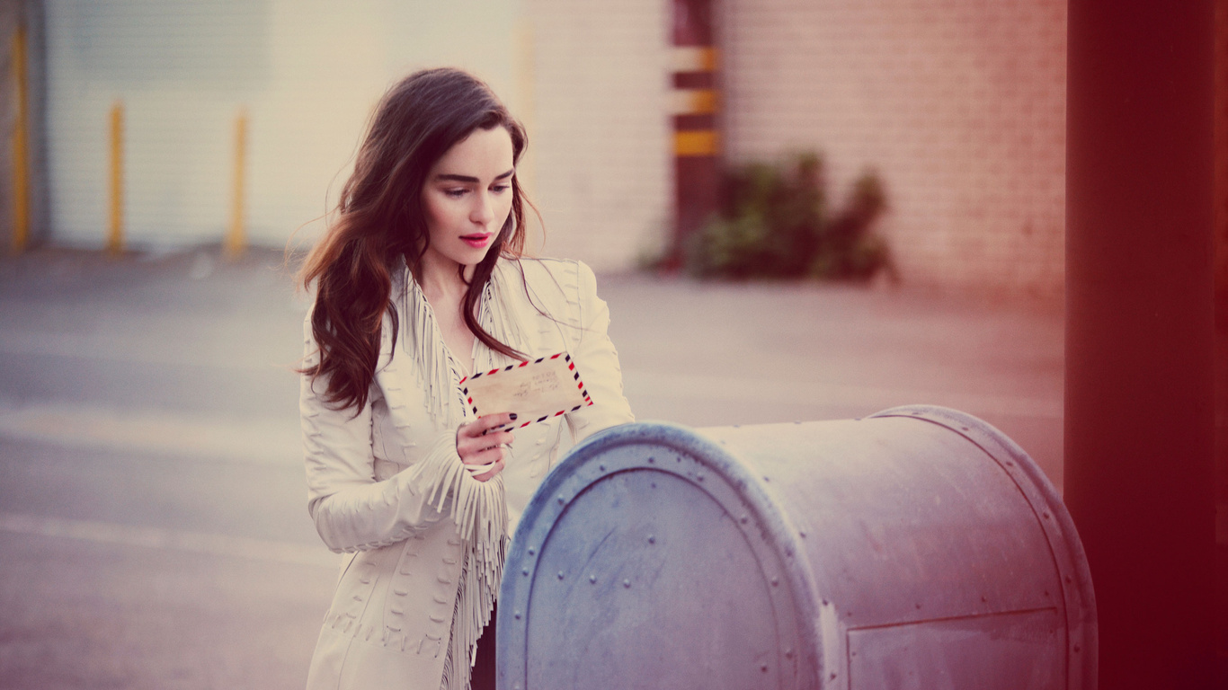 1366x768 Emilia Clarke Vs 1366x768 Resolution HD 4k Wallpapers, Images ...