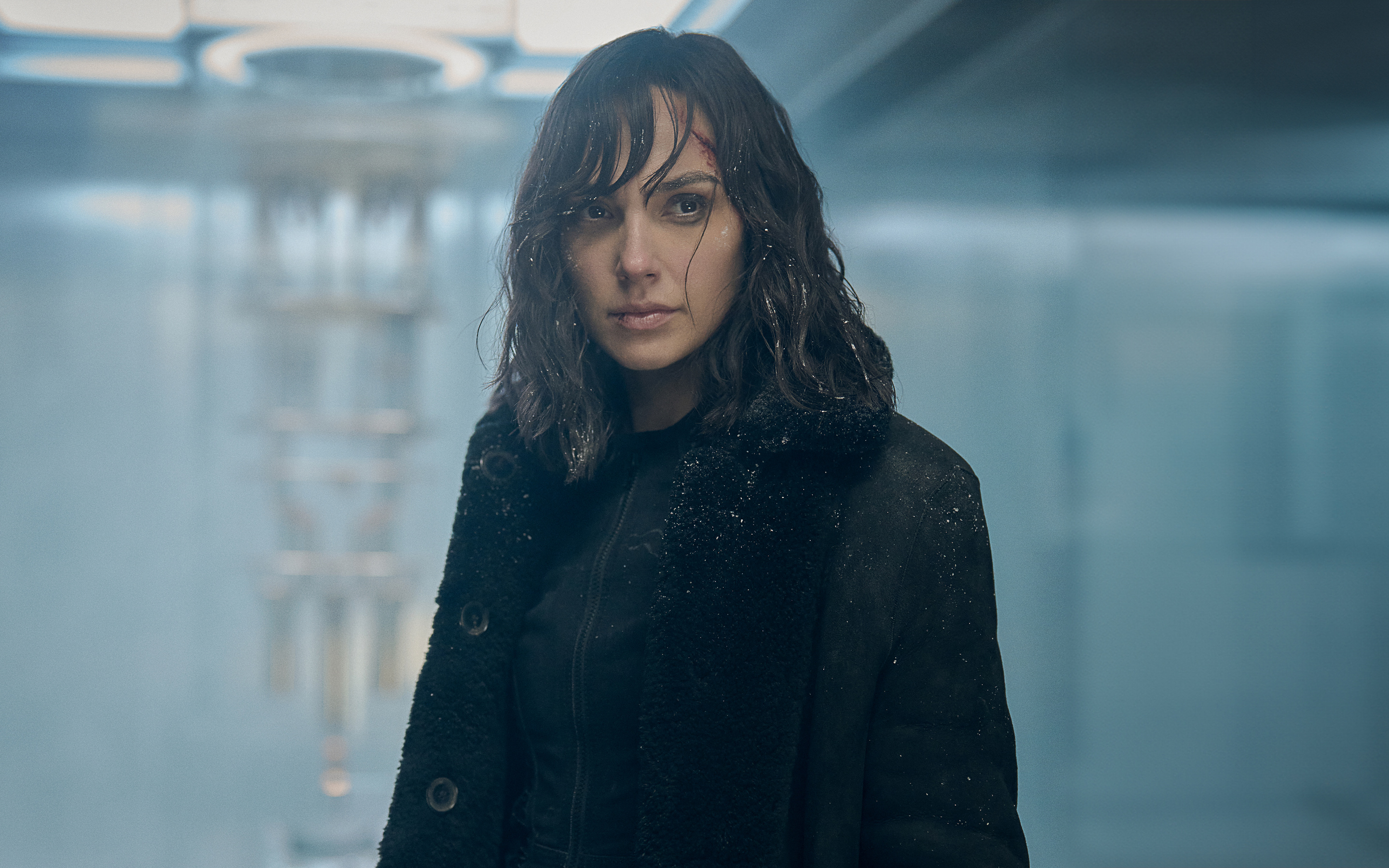 2880x1800 Gal Gadot In Heart Of Stone 2023 Macbook Pro Retina ,HD 4k ...