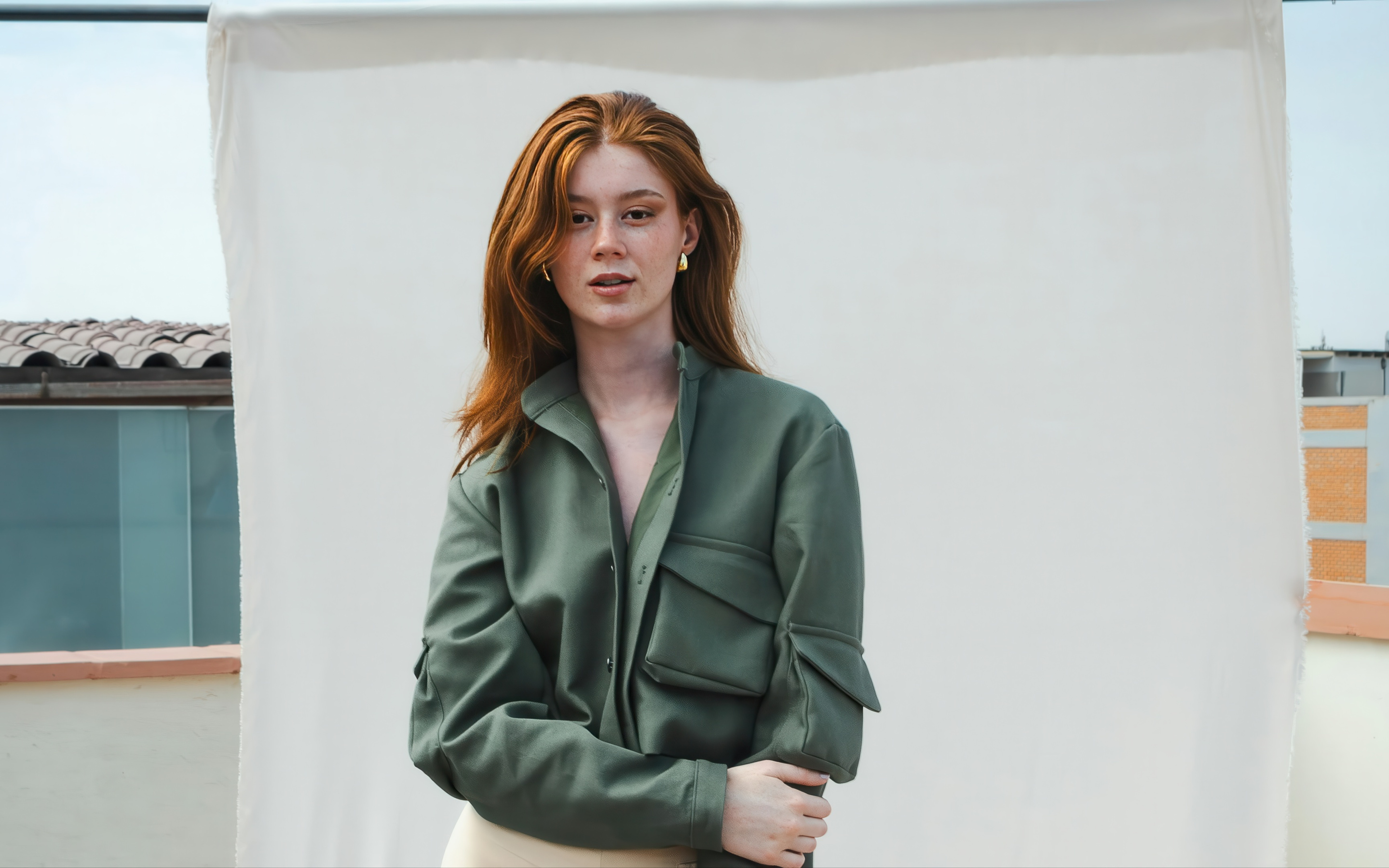 2880x1800 Girl In Green Jacket Rooftop Photoshoot Macbook Pro Retina ,HD 4k Wallpapers,Images ...