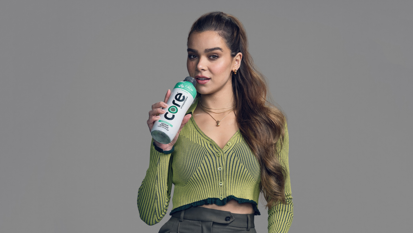 1360x768 Hailee Steinfeld Core Hydration 2023 4k Laptop HD ,HD 4k ...