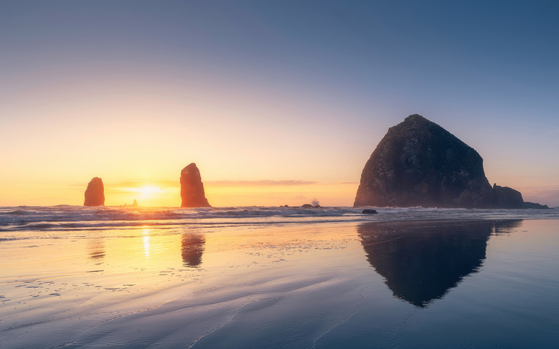 1920x1200 Haystack And Needles Reflection Cannon Beach Oregon Usa 1080P ...