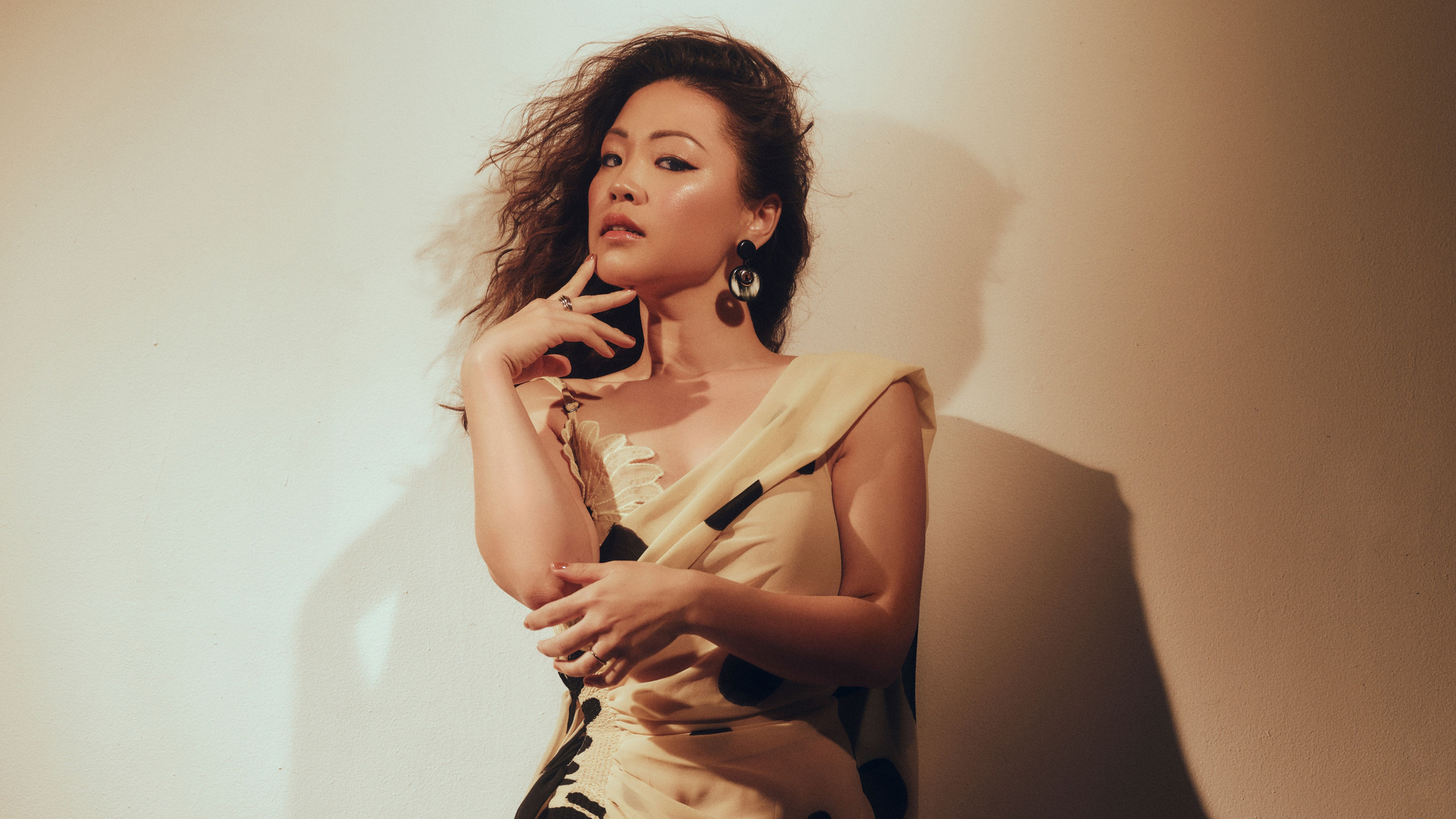 2560x1440 Jee Young Han 1440P Resolution ,HD 4k Wallpapers,Images,Backgrounds,Photos and Pictures