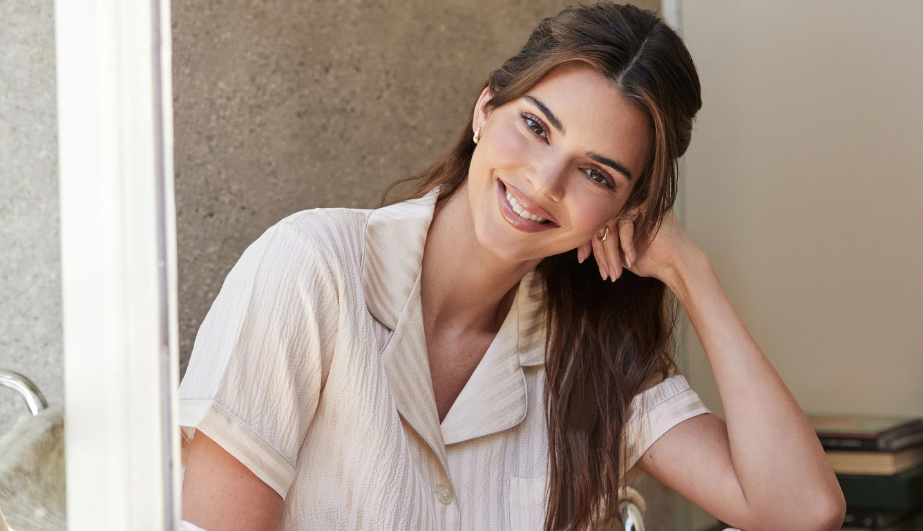 1336x768 Kendall Jenner Moon Rose Mint Collection 2024 Laptop HD ,HD 4k ...