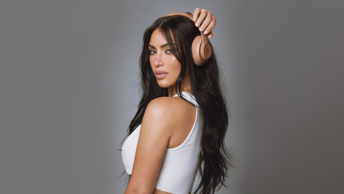 1360x768 Kim Kardashian Beats By Dre 2024 Laptop HD ,HD 4k Wallpapers ...