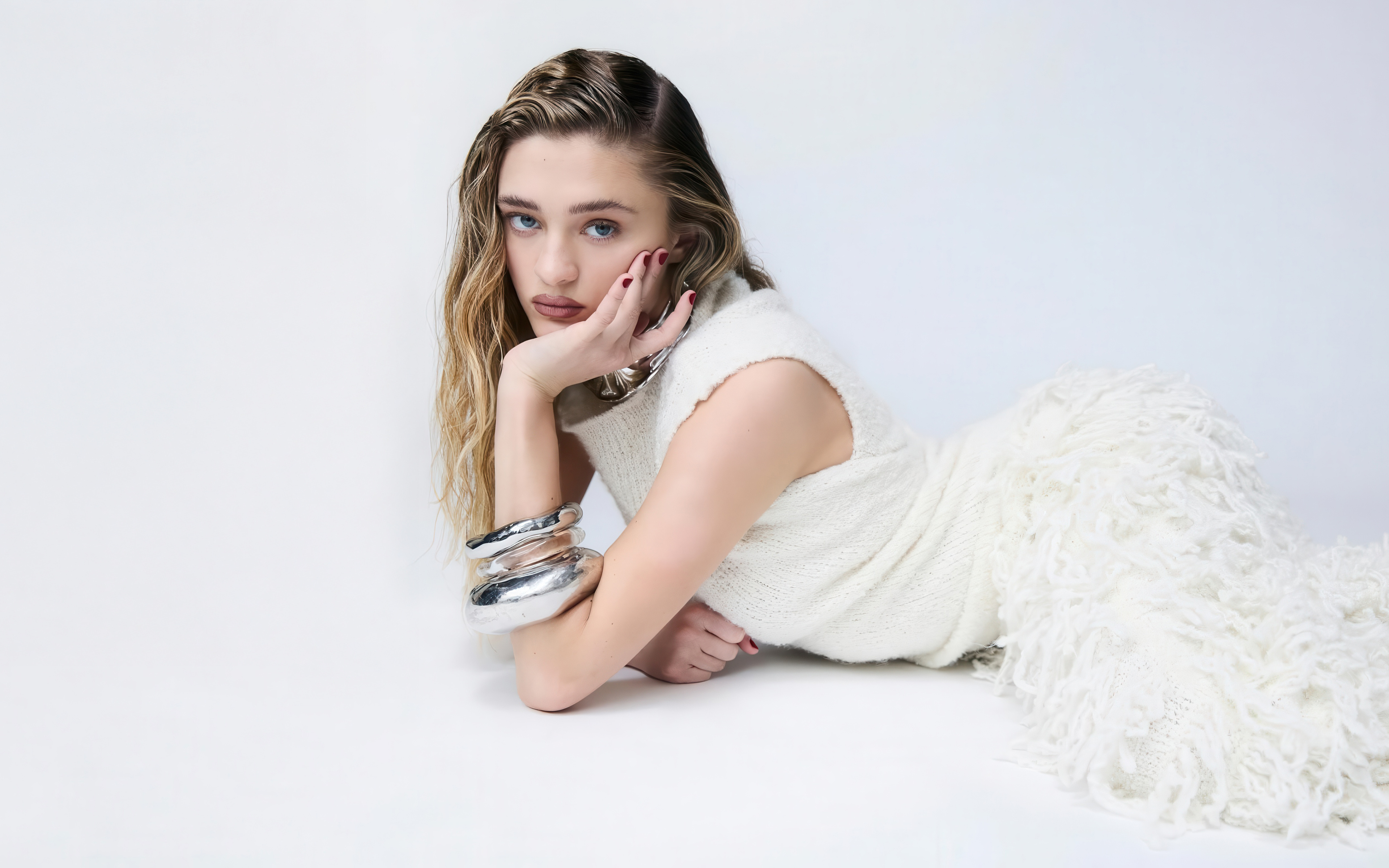 3840x2400 Lizzy Greene Schon Magazine 2025 4K ,HD 4k Wallpapers,Images ...