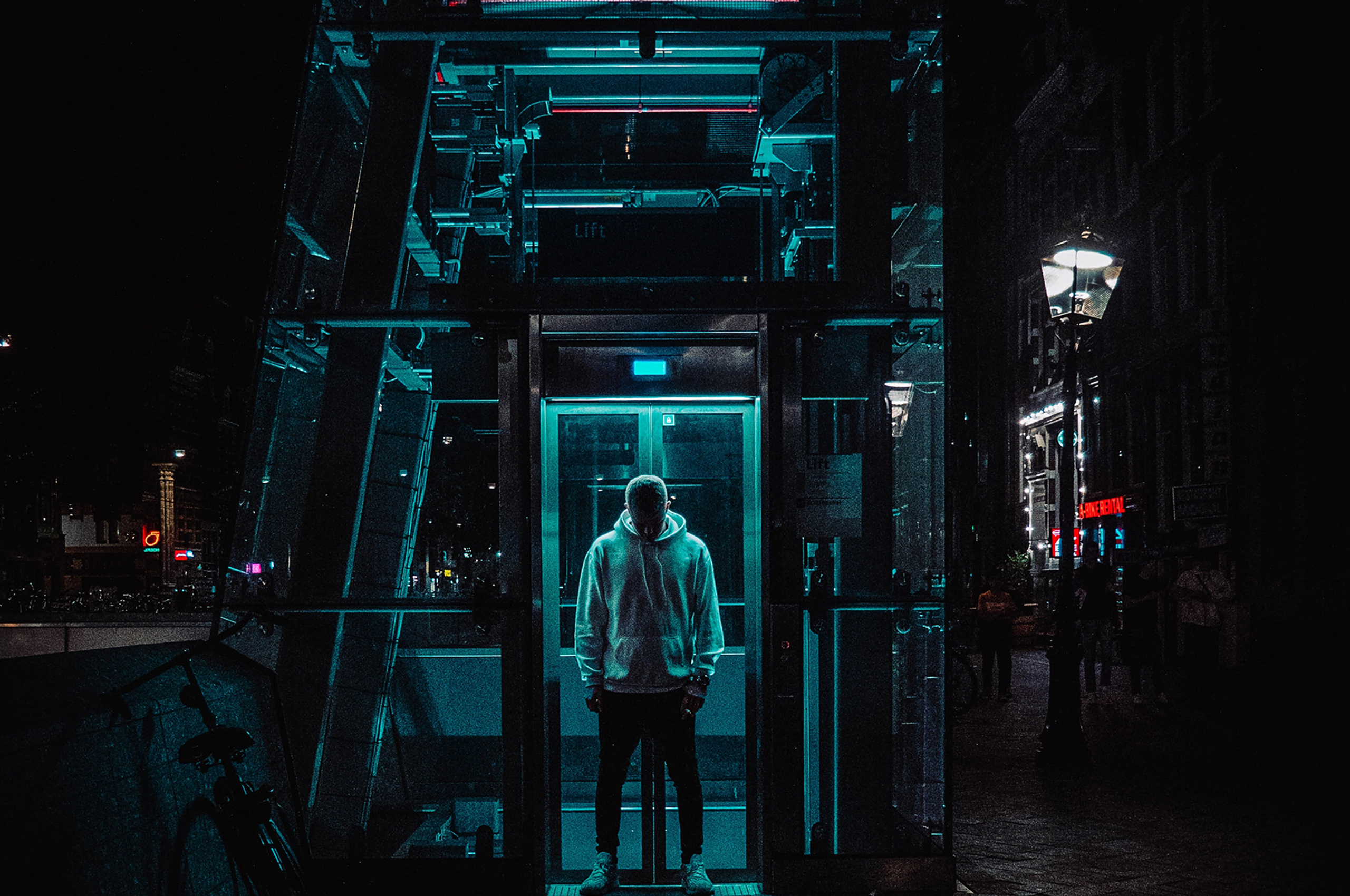 2560x1700 Man Standing Under Structure Chromebook Pixel ,HD 4k ...