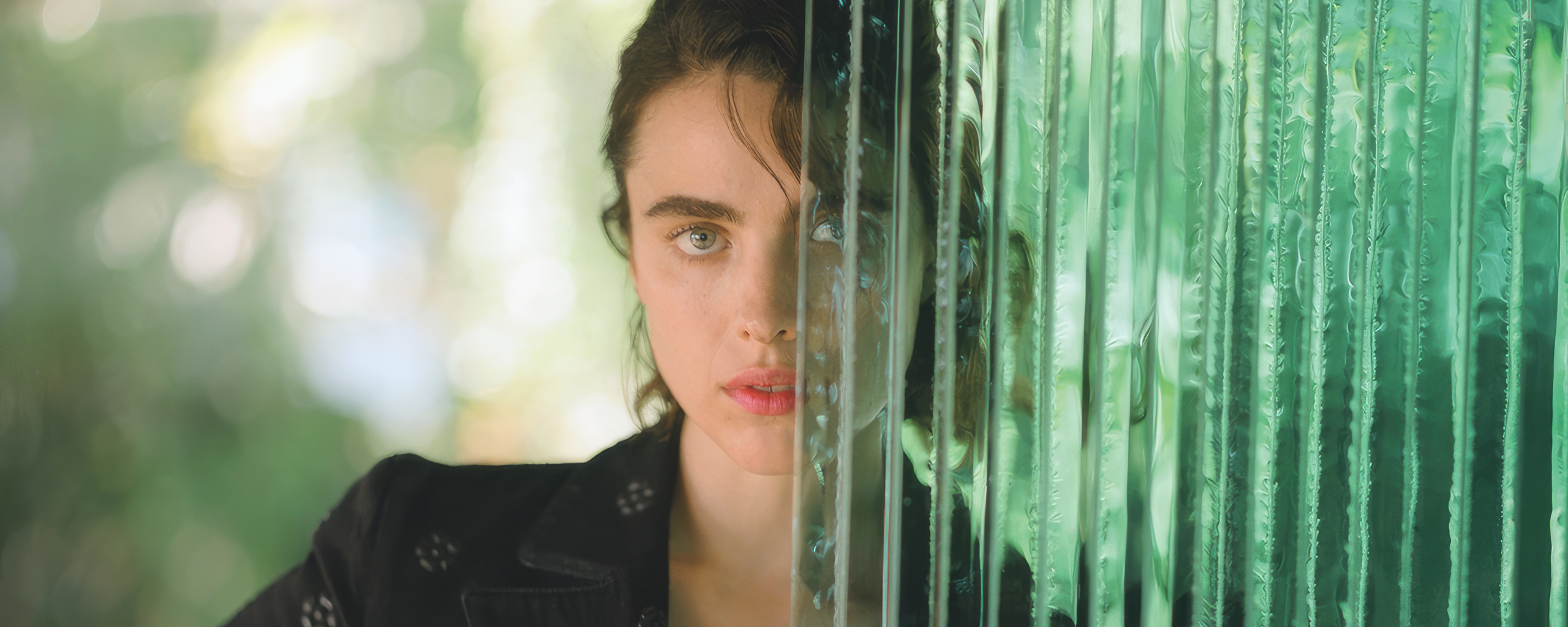 2560x1024 Margaret Qualley Purple Magazine 2023 Wallpaper,2560x1024 ...