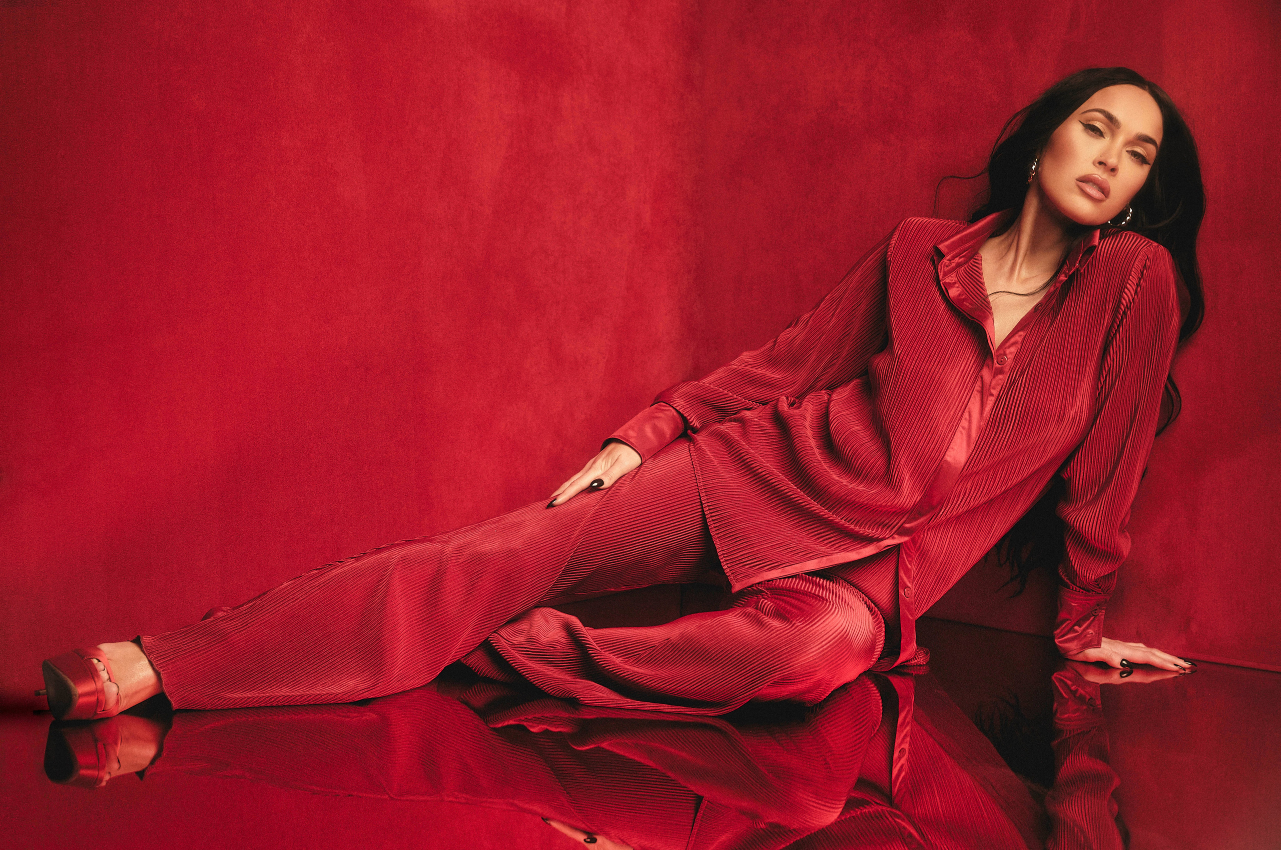 2560x1700 Megan Fox Boohoo X 5k Chromebook Pixel ,HD 4k Wallpapers ...