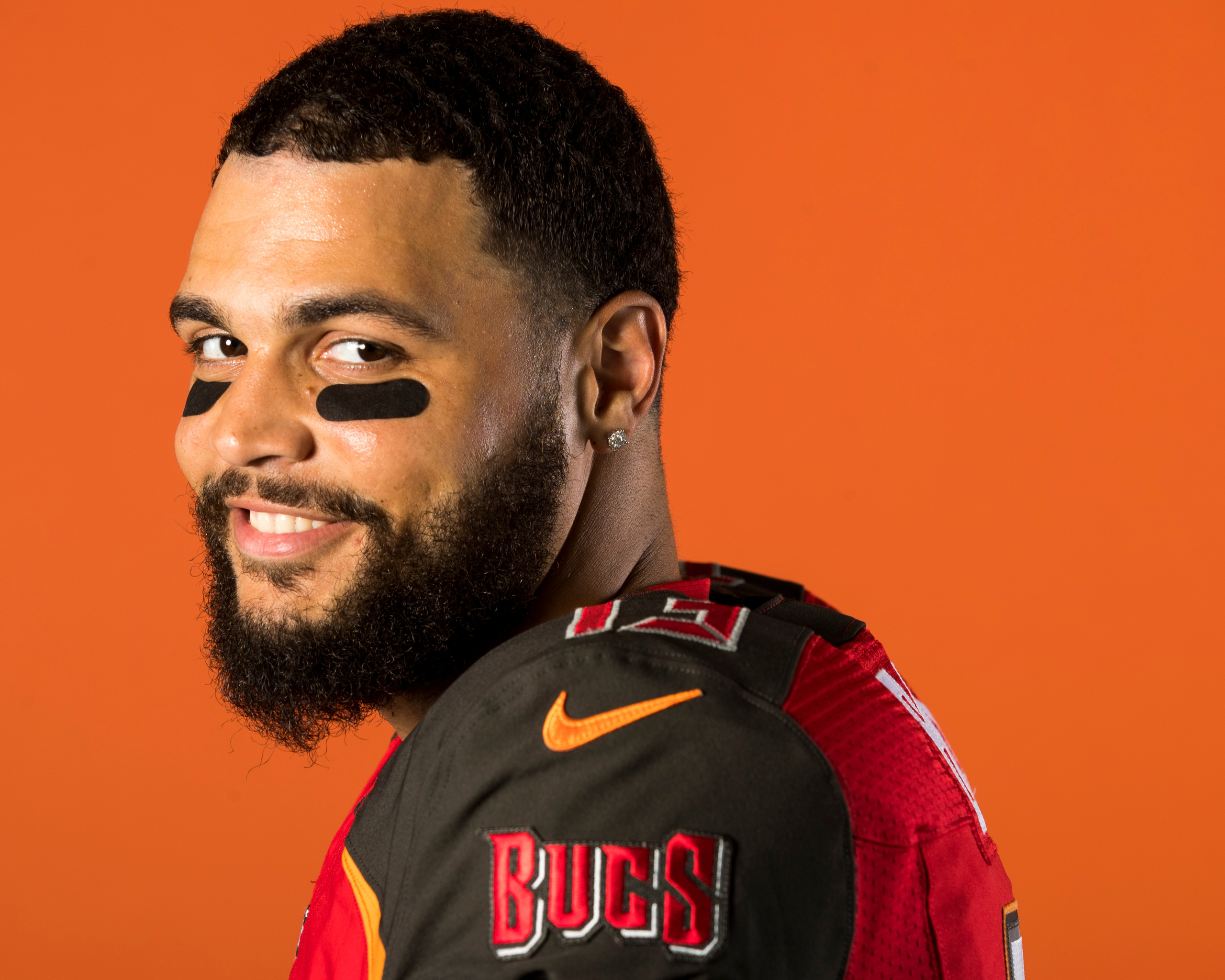 2560x2048 Mike Evans 2560x2048 Resolution HD 4k Wallpapers, Images ...