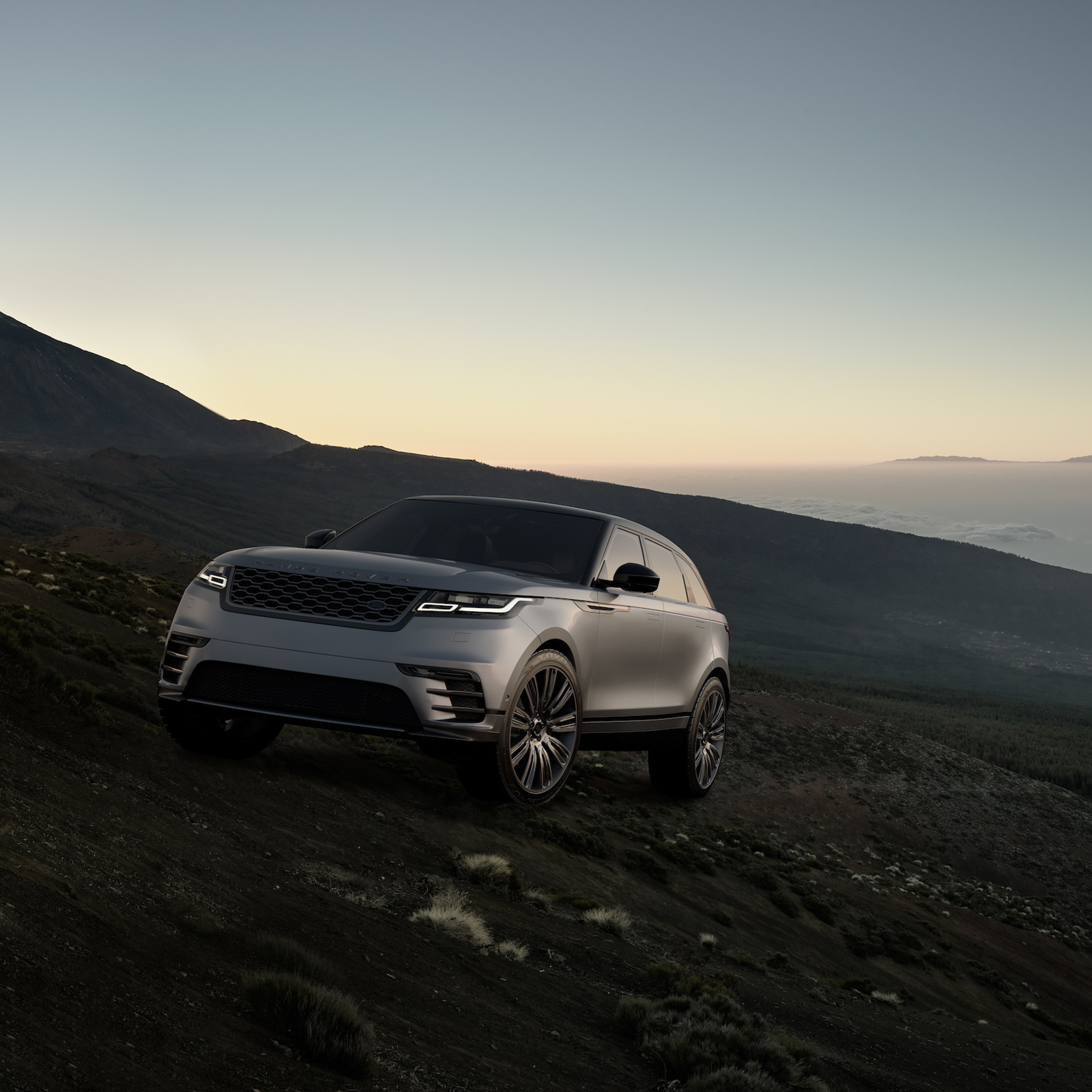 2932x2932 Range Rover Velar CGI Front Ipad Pro Retina Display ,HD 4k ...