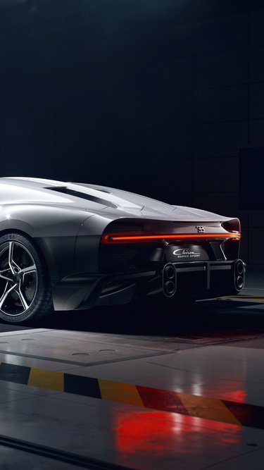 375x667 White Bugatti Chiron Super Sport Rear Side View 5k 375x667 ...