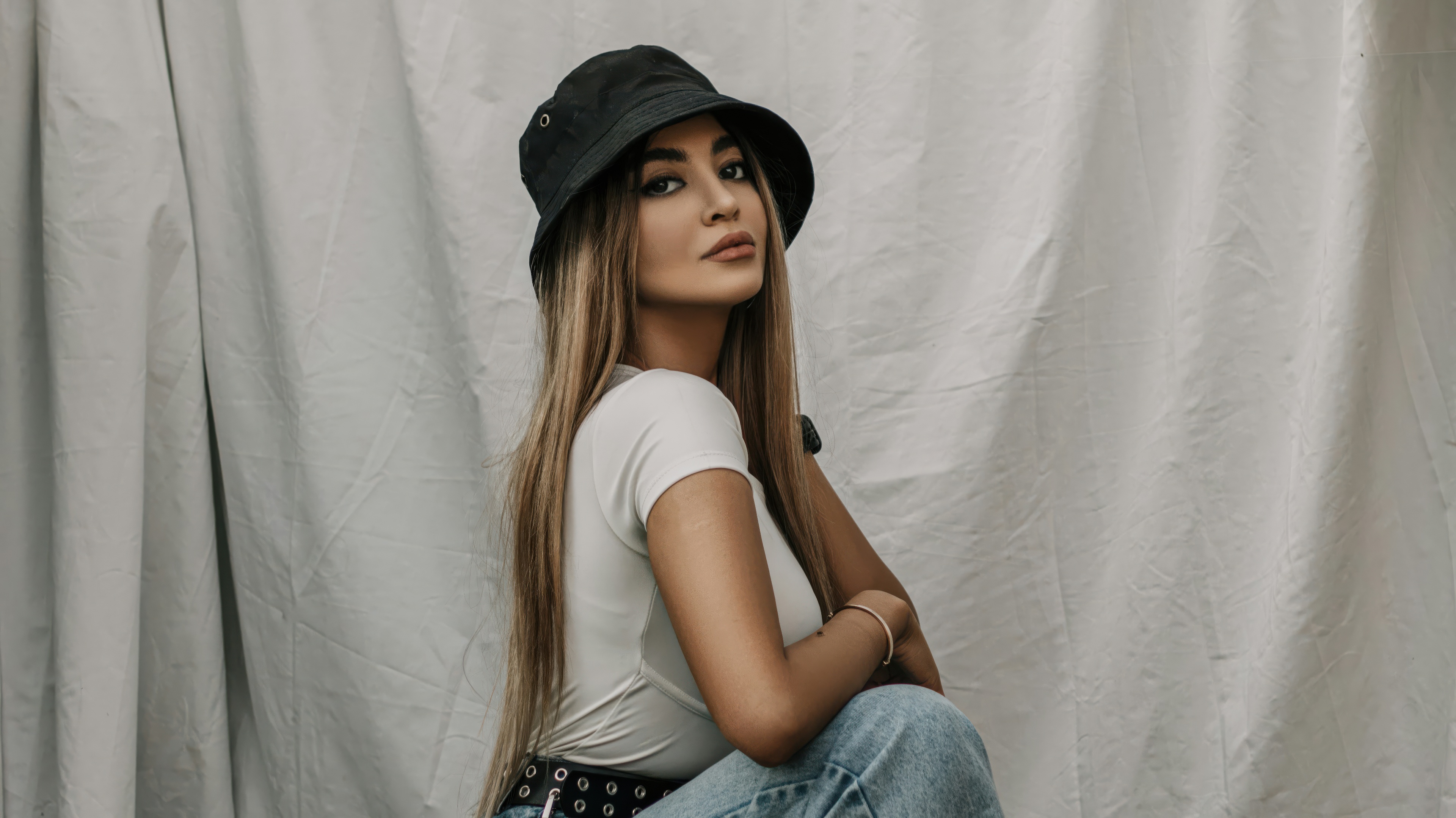 Beautiful Girl In Black Cap And White Shirt Wallpaper,HD Girls ...