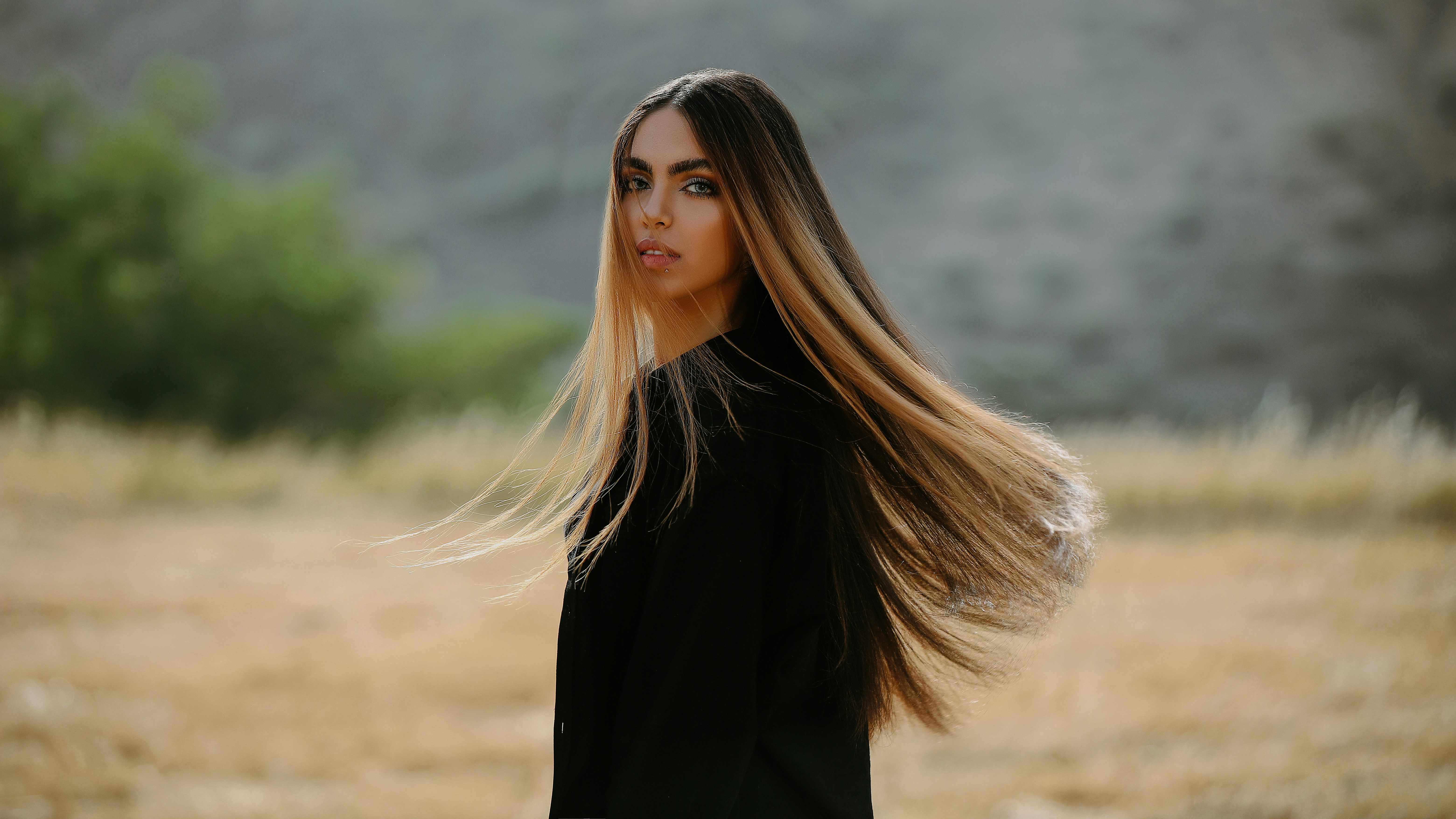 Blonde Girl Looking At The Viewer Wallpaper,HD Girls Wallpapers,4k ...