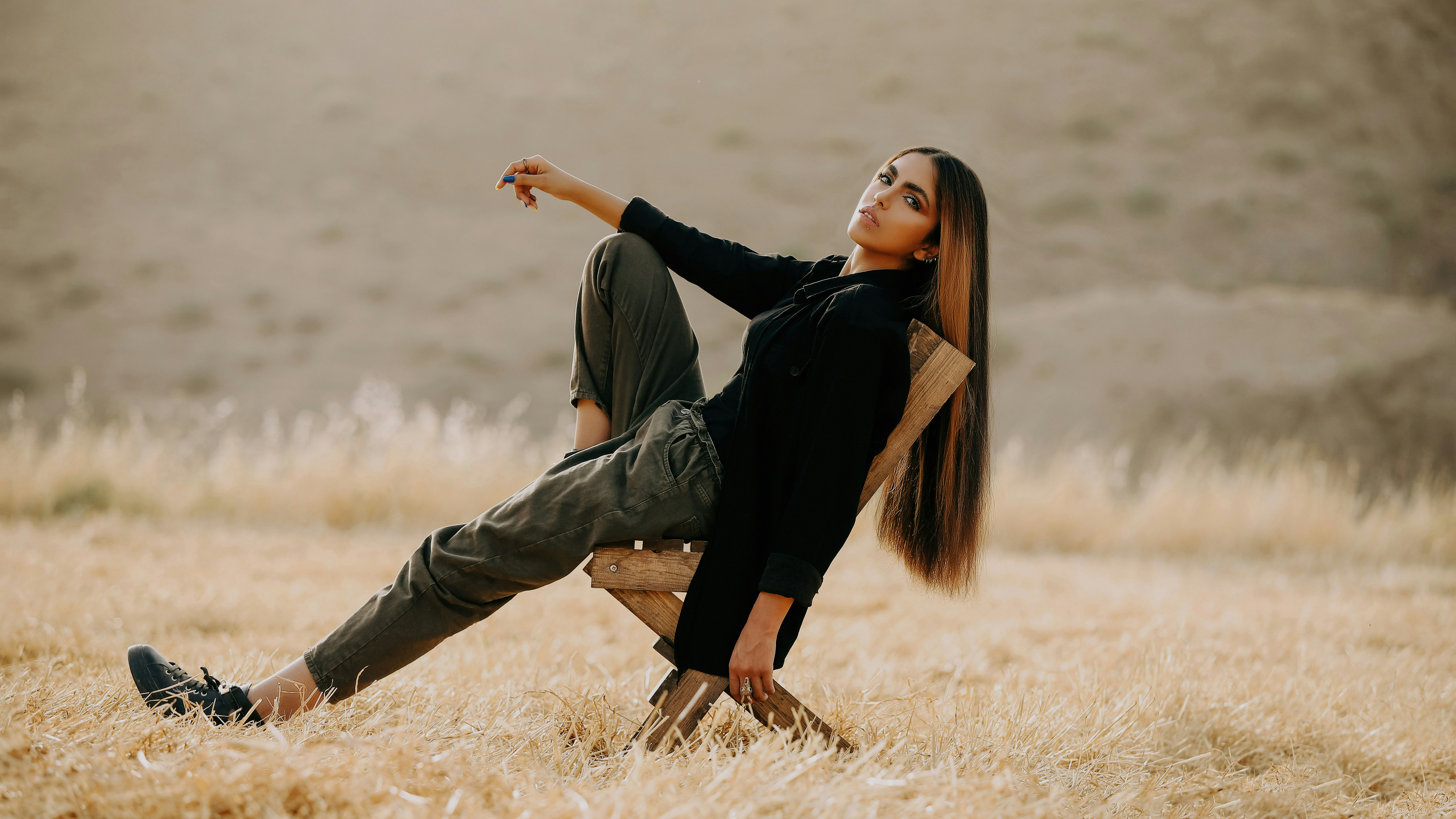 Blonde Girl Sitting At The Bench In Grain Field Wallpaper,HD Girls ...