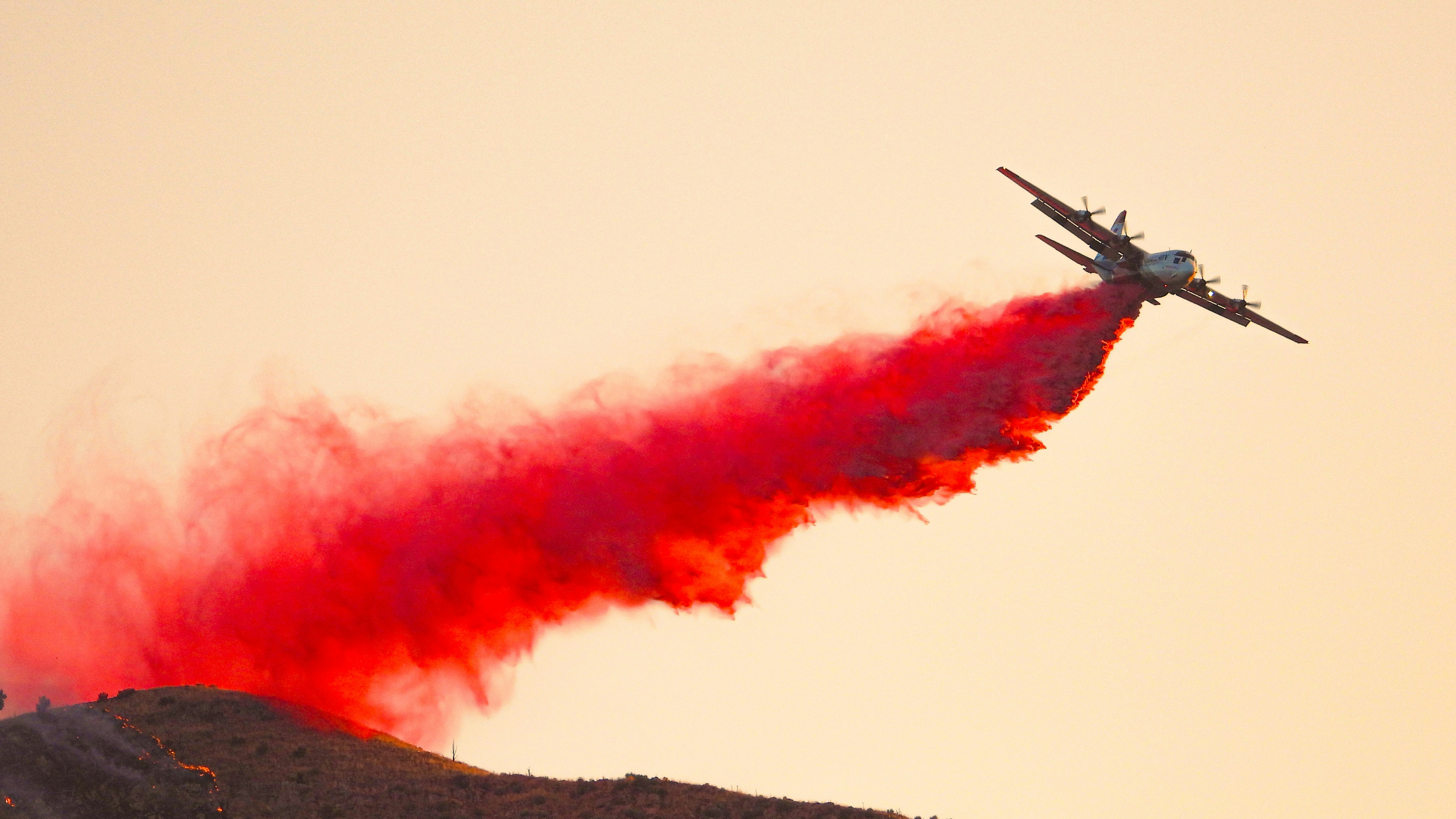 C 130 Hercules Creating A Defensive Line Over A Wildfire In Utah ...