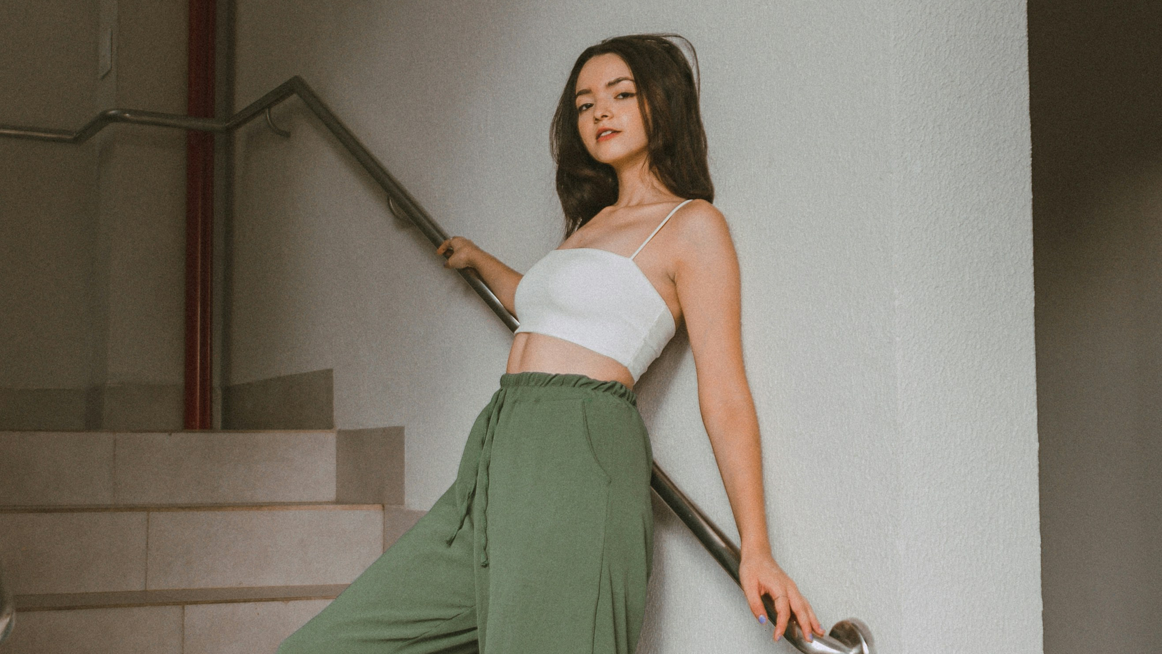 Girl Posing On Stairs Wallpaper,HD Girls Wallpapers,4k Wallpapers ...