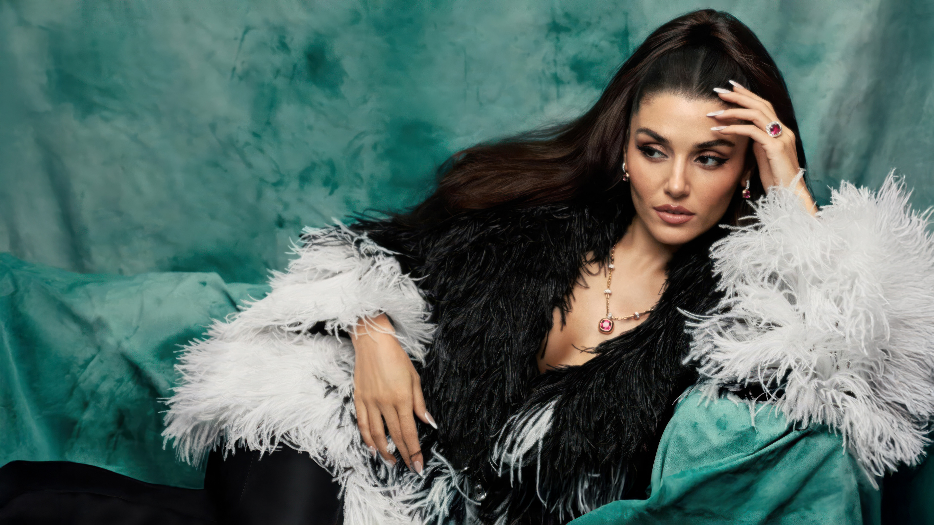 Hande Ercel X Grazia Italia 2025 Wallpaper,HD Celebrities Wallpapers,4k ...