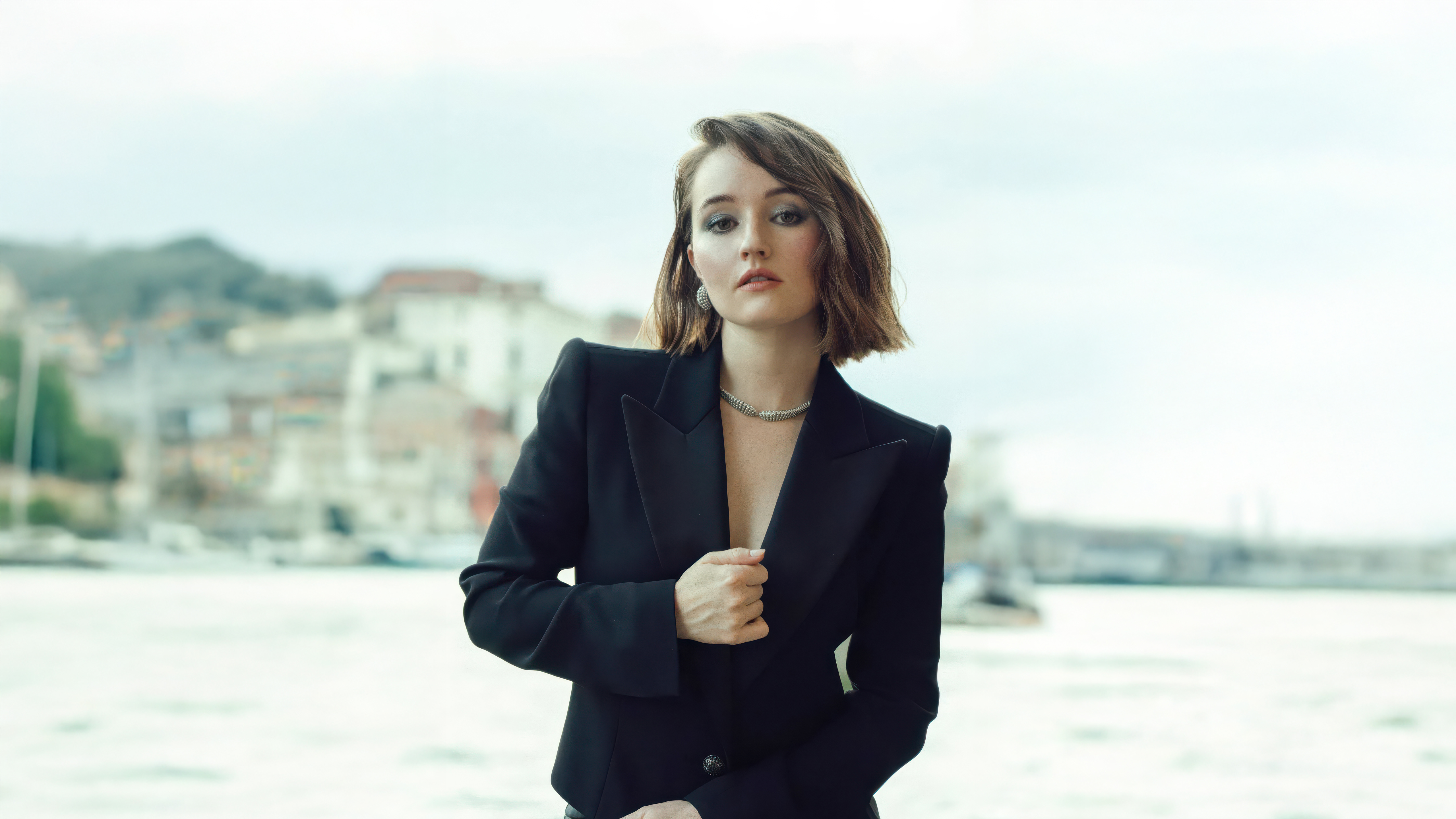 Kaitlyn Dever Armani Beauty Venice Film Festival Wallpaper,HD ...